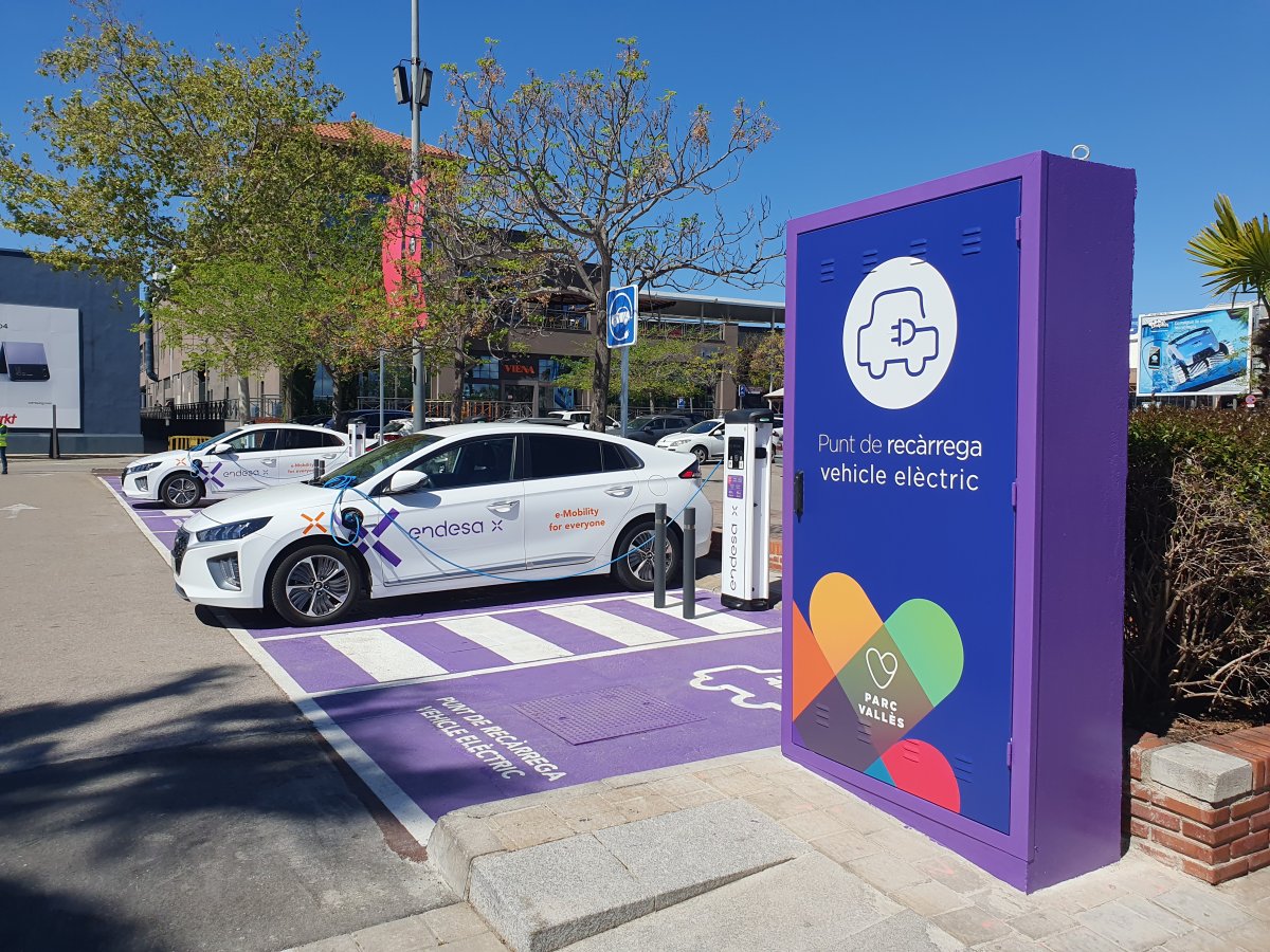 Launch of 10 charging points for electric vehicles | Parc Vallès